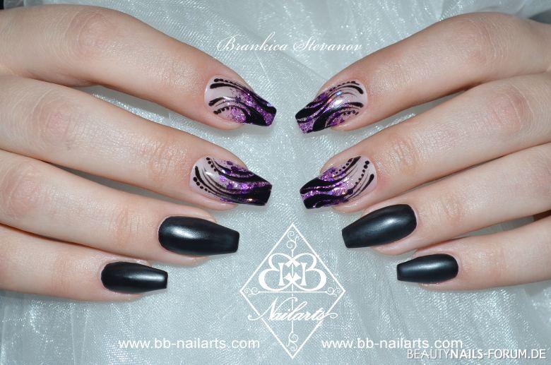 Nageldesign Schwarz Matt